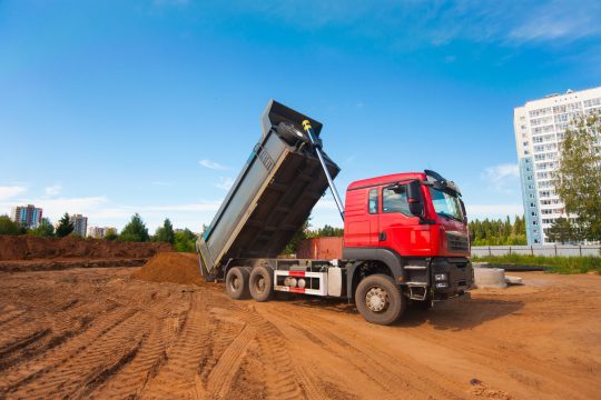 How Anti-Tip Gear Prevents Dump Truck Tipping